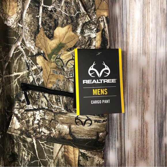 Realtree | Pants & Jumpsuits | Realtree Woodland Camo Cargo Pants ...